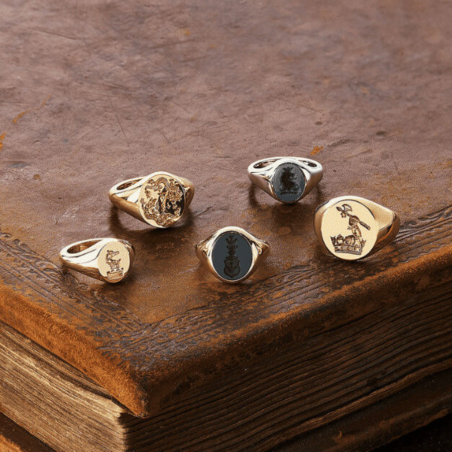 Signet Rings - Engraved & Personalised | Deakin & Francis